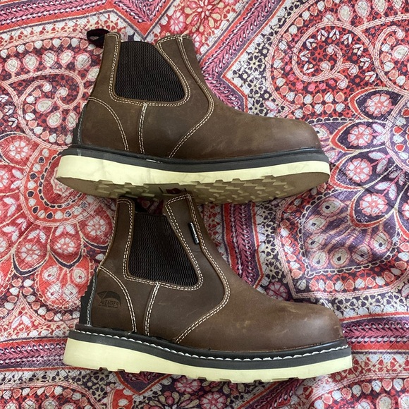 Avenger | Shoes | Selling These Boots 9 Obo Avenger Wedge Sole Slipon ...